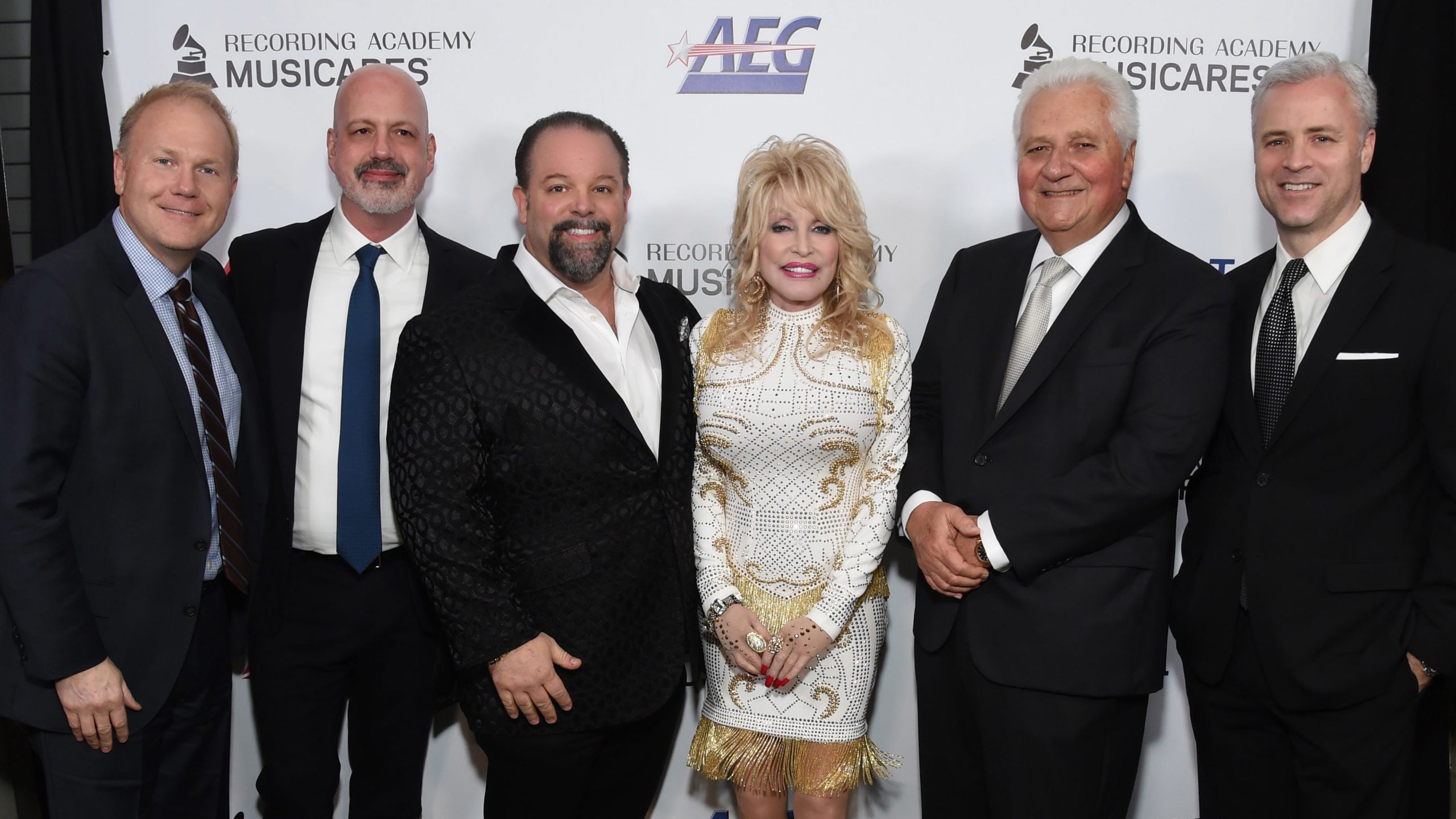 Dolly Parton signs publishing deal with Sony/ATV - Music Business Worldwide