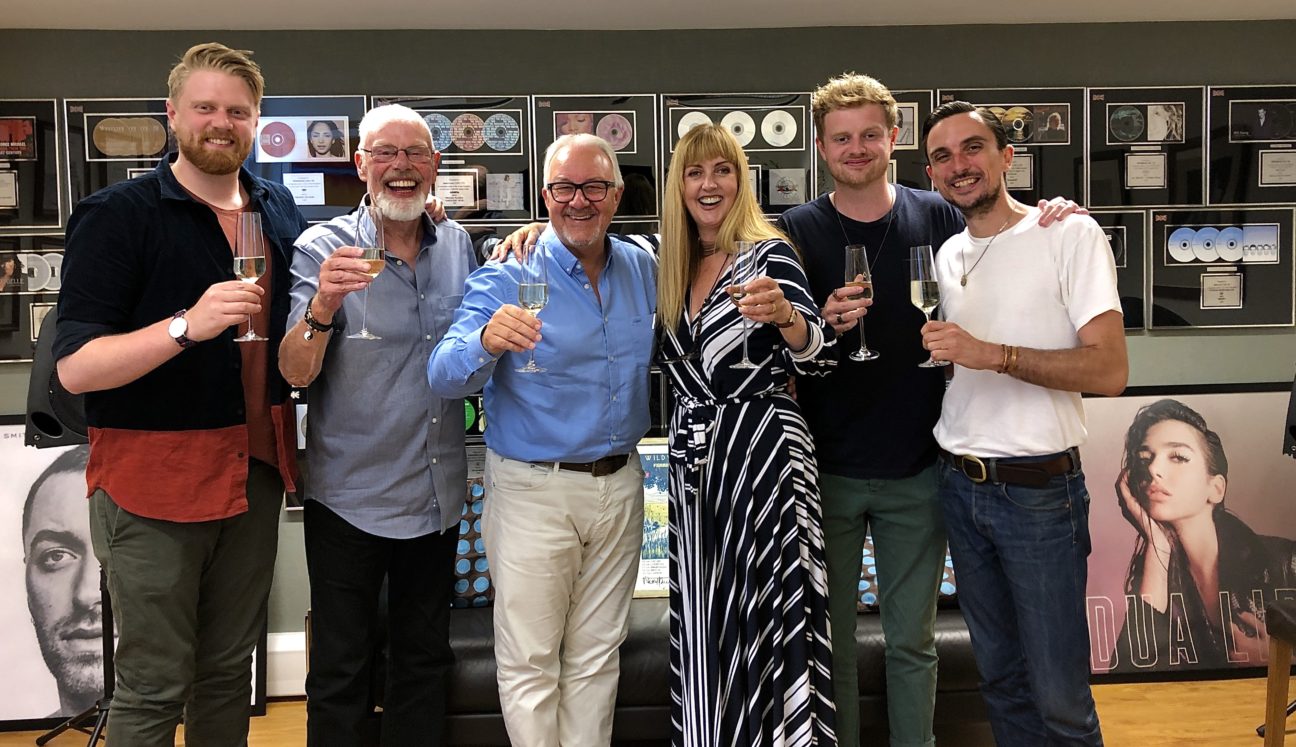 Peermusic UK inks JV with legendary radio host ‘Whispering Bob’ Harris ...
