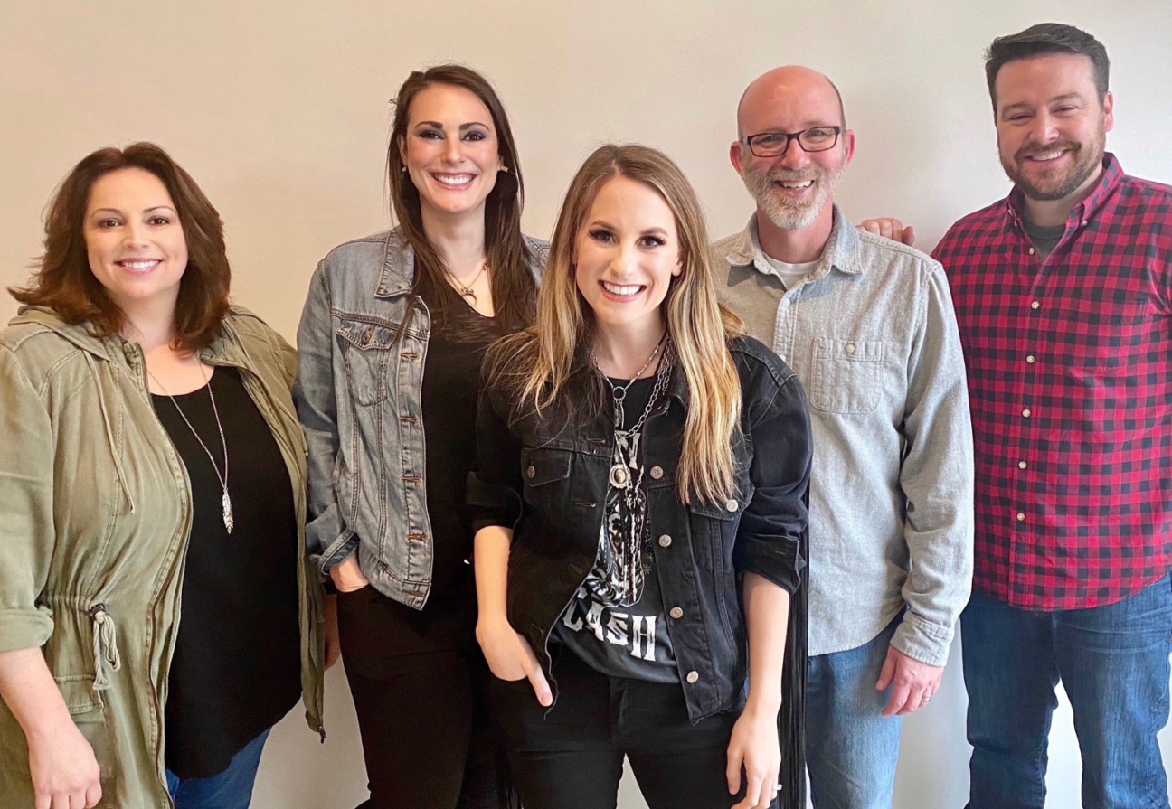 UMPG Nashville signs hit songwriter Caitlyn Smith to global deal ...