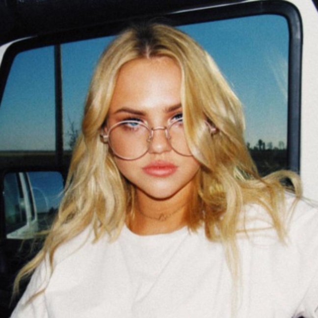 The Hottest Independent Artists In The World: Emilee, Maya Delilah, Mia ...