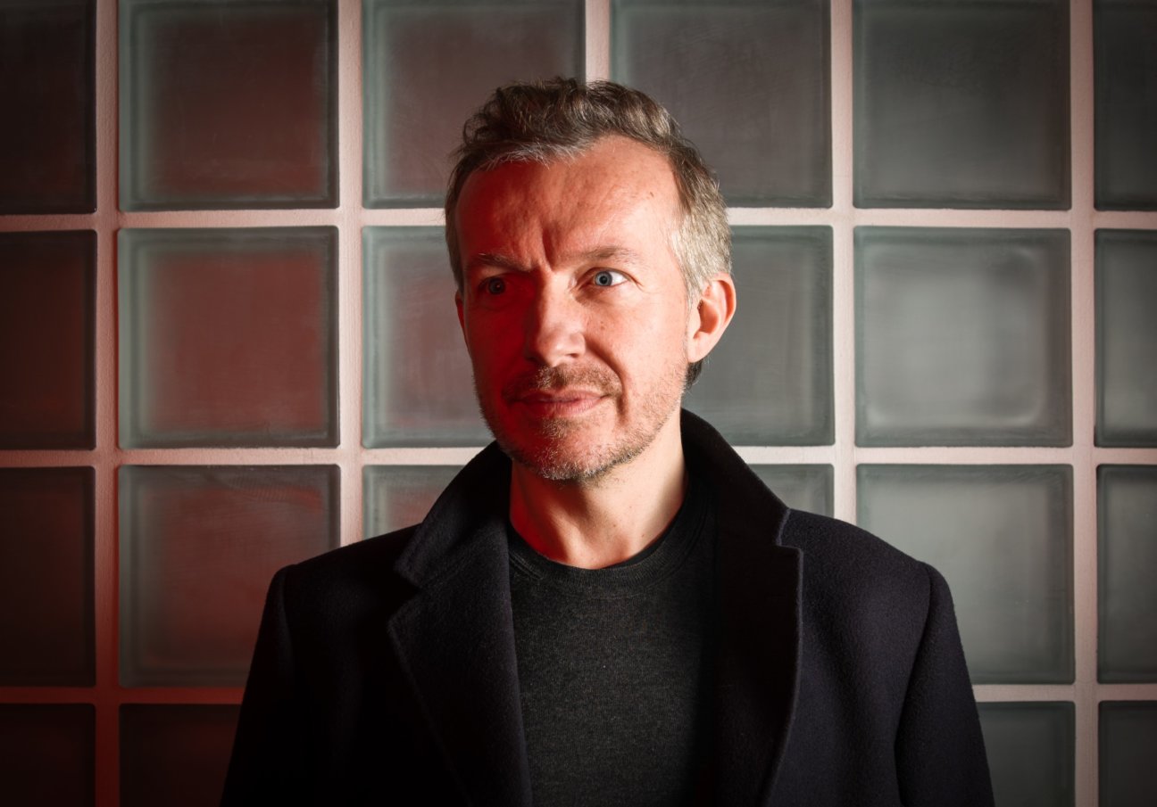 Grammy-winning songwriter & producer Fraser T. Smith signs with Warner ...