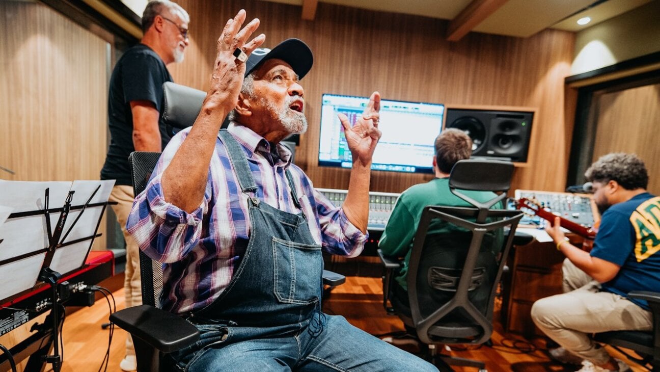 Warner Music Brazil brings back voice of samba legend Cleber Augusto ...