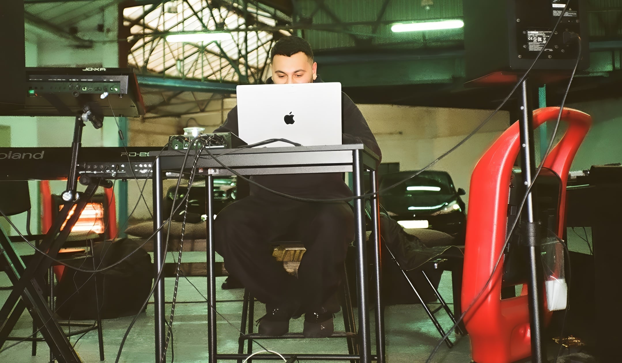 Olivia Dean exec producer Zach Nahome inks global publishing deal with ...